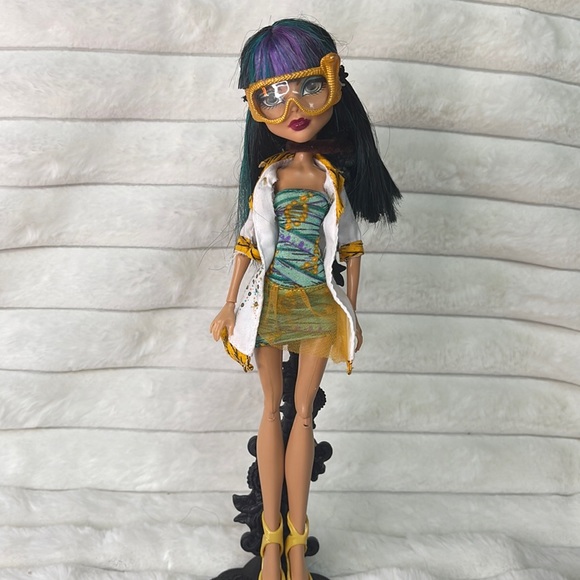 monster high | Toys | Monster High Cleo De Nile Mad Scientist Classroom ...